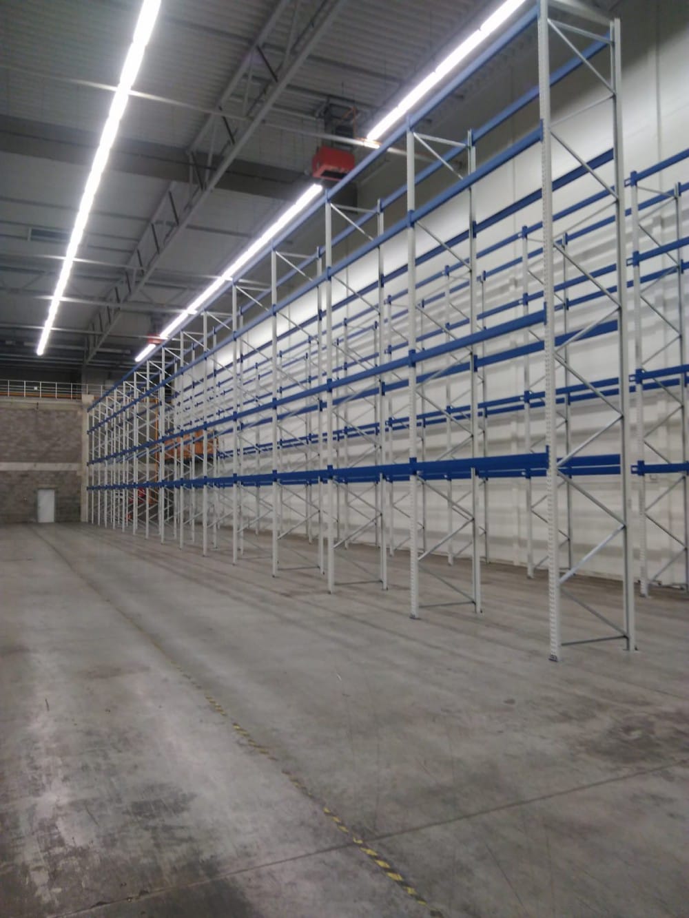 "Itella Logistics" warehouse at "Dominante parks"